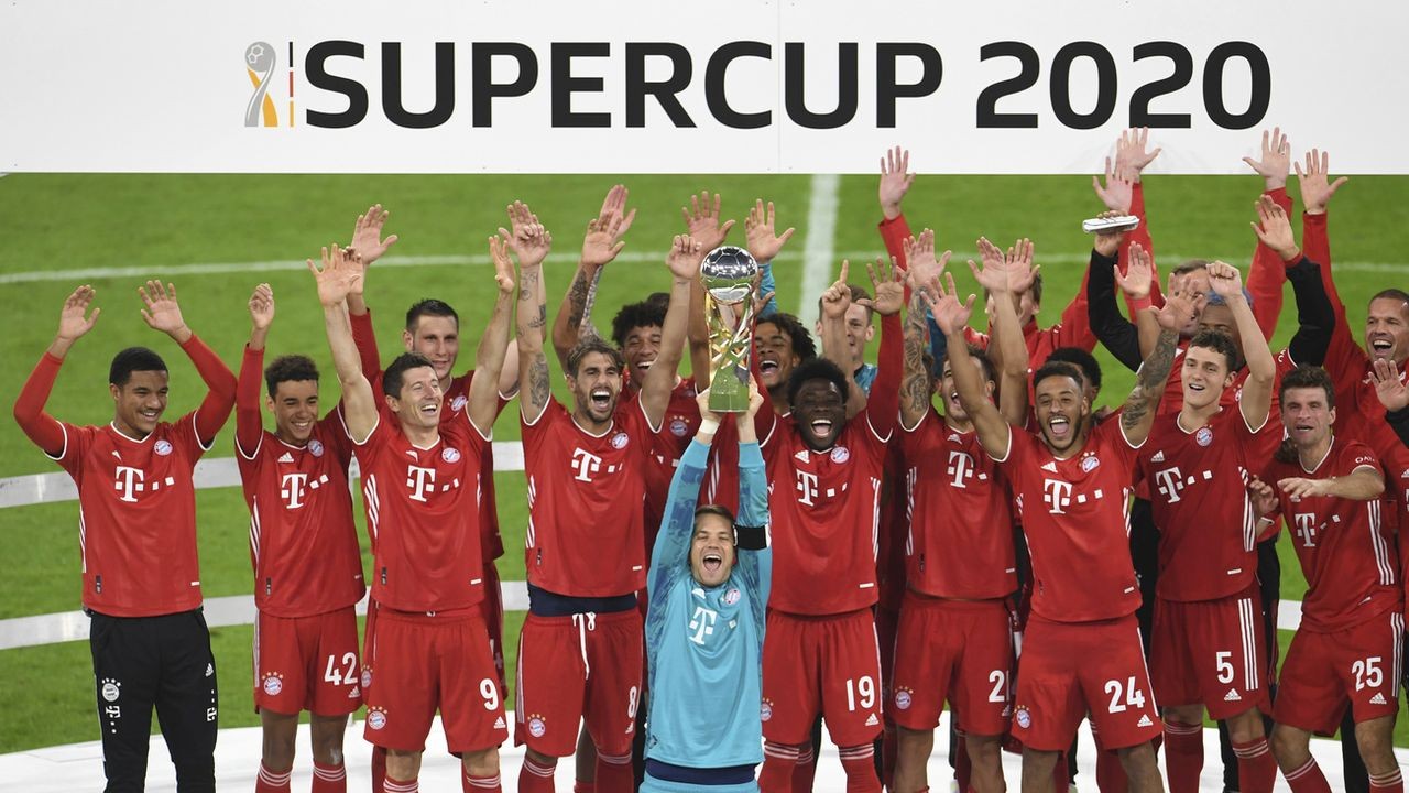 Foot: le Bayern soulève son cinquième trophée en 2020